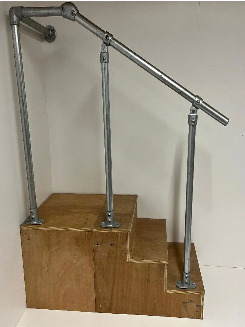 Adjustable Side Mounted or Floor Mounted 90 Degree to Wall Stair ...